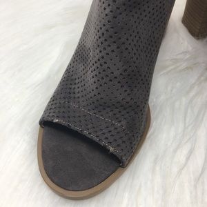 Universal Thread | Shoes | Universal Thread Open Toe Laser Cut Bootie ...